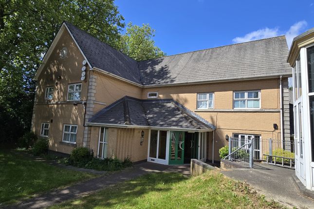 Flat 22 Linnaeus House, 14 Linnaeus Street, Hull, North Humberside HU3 ...