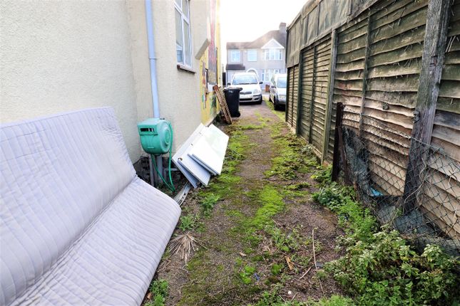 Chastilian Road Dartford Da1 3 Bedroom Semi Detached House For Sale