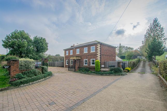 Homes for Sale in Hoe Lane, Nazeing, Waltham Abbey EN9 - Buy Property ...