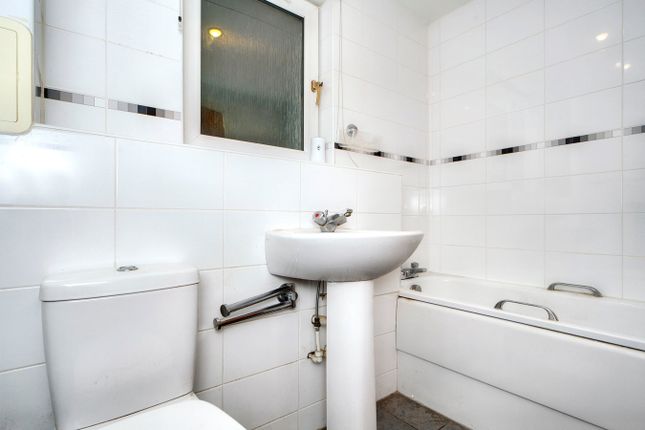 Willowbrae Road, Edinburgh EH8, 2 bedroom flat for sale - 68313865 ...