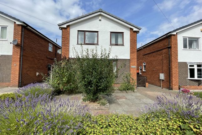 Property for Sale in Windmill Close, Staining, Blackpool FY3 - Buy ...