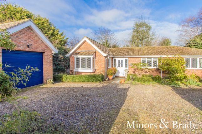 Station Road, Corton, Lowestoft NR32, 3 bedroom detached bungalow for ...