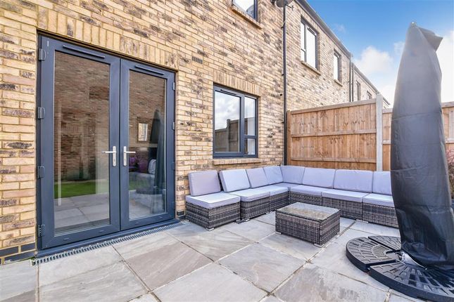 Portland Drive, Merstham, Redhill, Surrey RH1, 3 bedroom end terrace ...