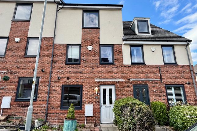 Mount Street, Heywood, Greater Manchester OL10, 4 bedroom town house ...
