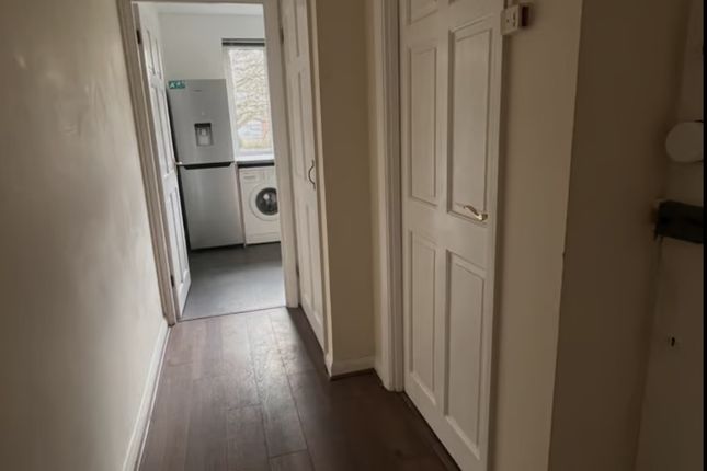 Spencer Court, 208 Woodcote Road, Wallington, Surrey SM6, 3 bedroom ...