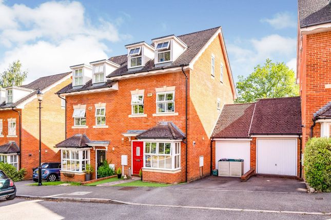 4 Bed Semi Detached House For Sale In Cambridge Square Redhill Rh1