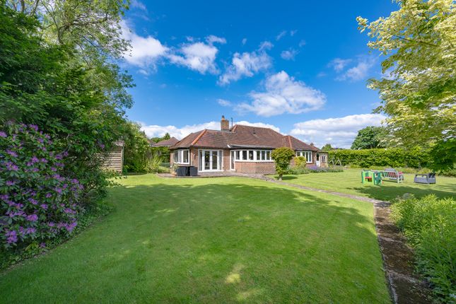 Coulsdon Road, Old Coulsdon, Coulsdon CR5, 2 bedroom detached bungalow ...