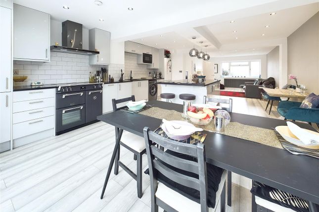 Willowhayne Drive, Walton-On-Thames KT12, 3 bedroom semi-detached house ...
