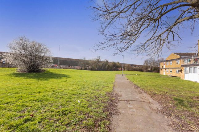 Spackmans Way, Slough SL1, 1 bedroom maisonette for sale - 65743880 ...