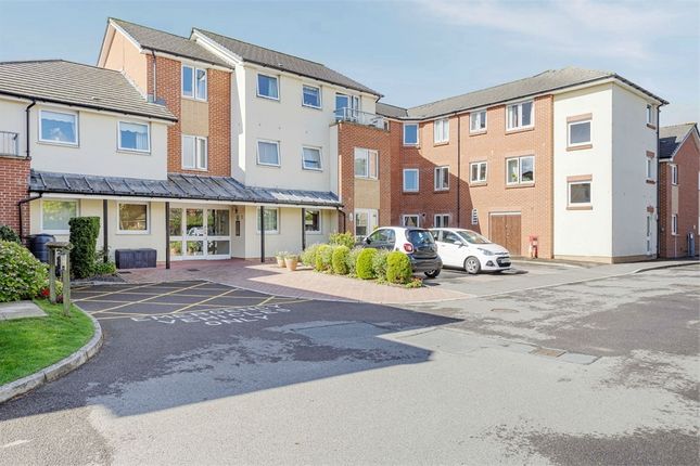 2 bed flat for sale in London Road, Cowplain, Waterlooville, Hampshire ...