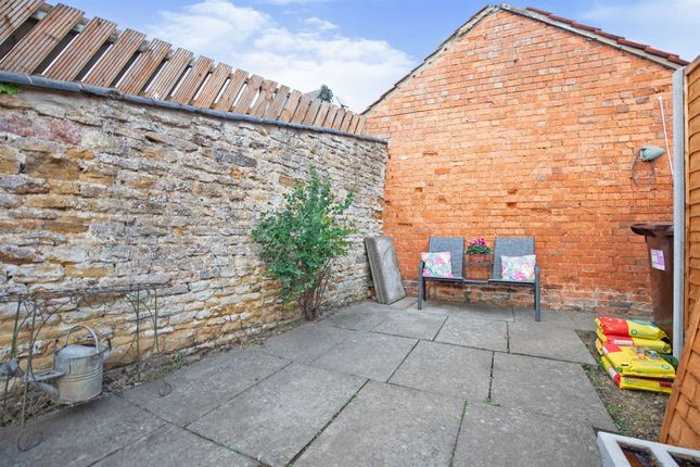 Chapel Row, Great Billing, Northampton NN3, 2 bedroom property for sale ...