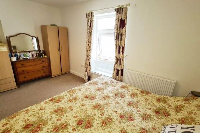 Edge Lane, Droylsden, Manchester M43, 3 bedroom semi-detached house for ...