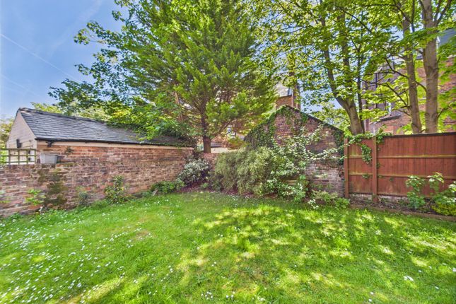 Croxteth Grove, Princes Park, Liverpool. L8, 2 bedroom flat for sale ...