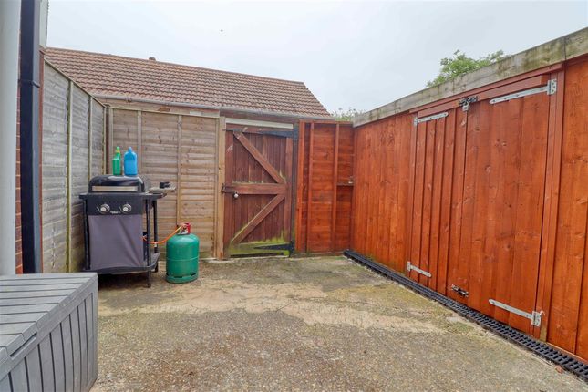 Broadway, Jaywick, Clacton-On-Sea CO15, 2 bedroom terraced house for ...