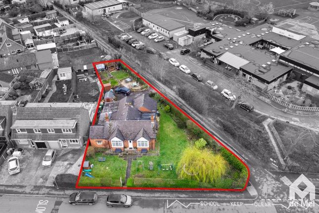 Springbank Road Cheltenham Gl51 4 Bedroom Detached Bungalow For Sale