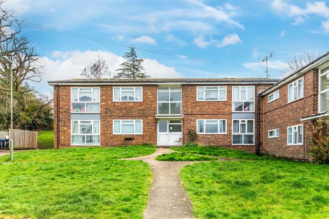 Mill Lane, Hurst Green, Oxted RH8, 2 bedroom flat for sale - 64412062 ...