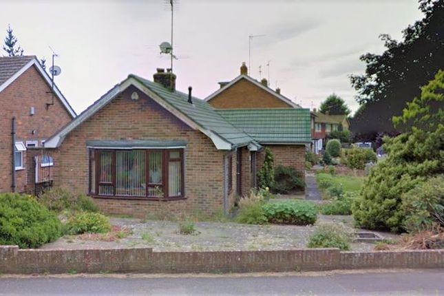 School Road, Upper Beeding, Steyning BN44, 2 bedroom detached bungalow ...