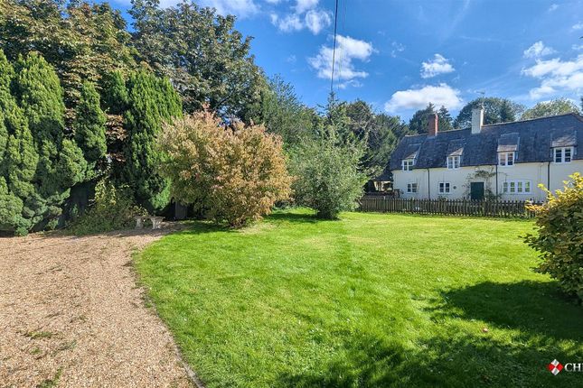 Down Street, Dummer, Basingstoke RG25, 4 bedroom detached bungalow for ...