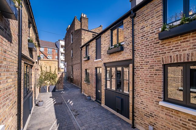 Brixtow Mews, Morrish Road, London SW2, 2 bedroom detached house for ...