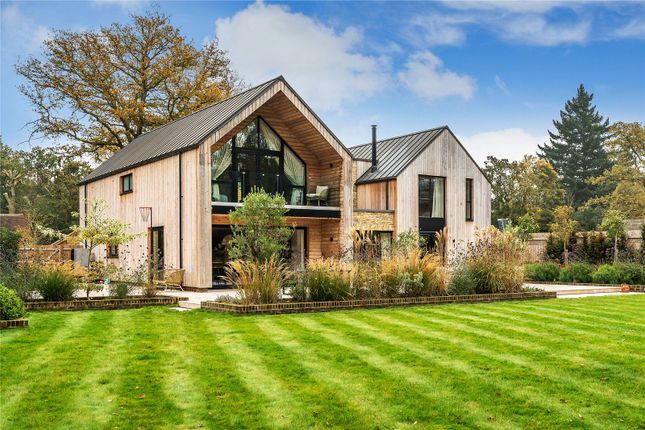 Star Hill, Churt, Farnham, Surrey GU10, 5 bedroom detached house for ...