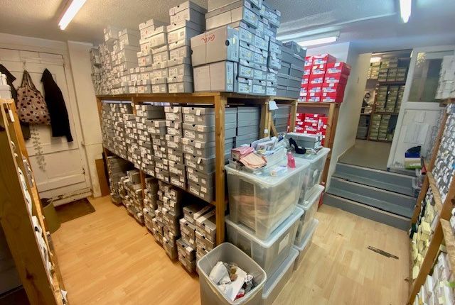 97 High Street, Hungerford, Berkshire RG17, retail premises to let ...