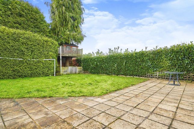 Brighton Road Tadworth Kt20 4 Bedroom Detached Bungalow For Sale