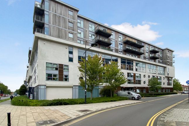 2 bed flat for sale in Paramount, Beckhampton Street, Swindon ...