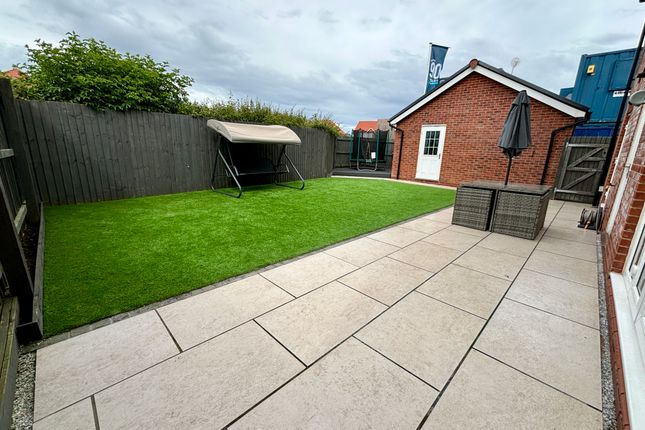 Rhodfa Logan, Rhyl LL18, 4 bedroom detached house for sale - 67779804 ...