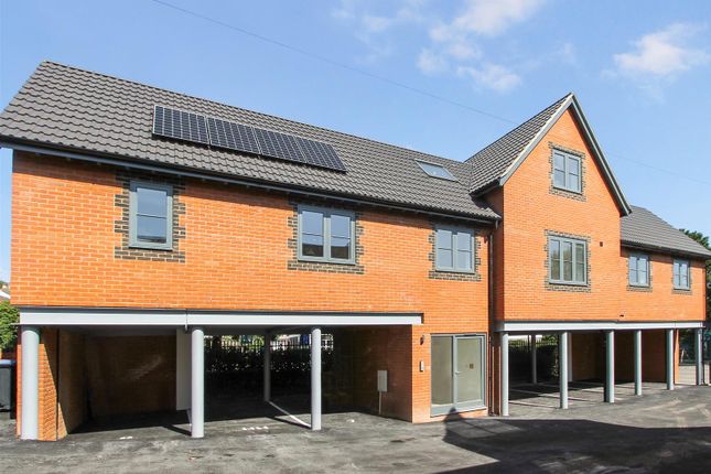 George Street, Hemel Hempstead HP2, 2 bedroom flat for sale - 52390624 ...