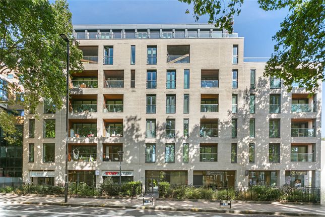 Chiswick High Road, Chiswick, London W4, 3 bedroom flat for sale ...