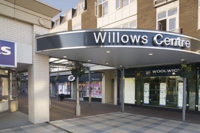 8, Willows Centre, Wickford SS12, retail premises to let - 41165682 ...