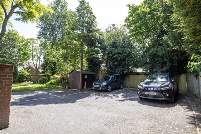 Coulsdon Road, Old Coulsdon, Coulsdon CR5, 2 bedroom flat to rent ...