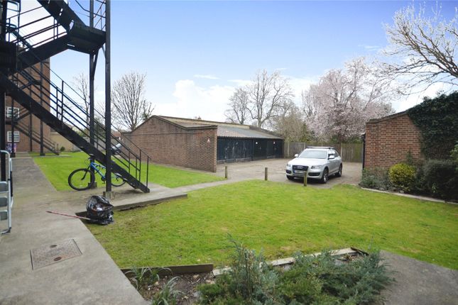 Geddy Court, Hare Hall Lane, Gidea Park, Essex RM2, 3 bedroom flat to ...