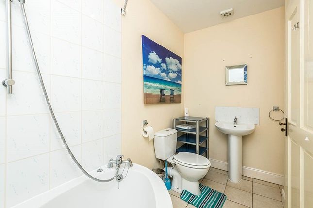 Queensgate, Inverness IV1, 3 bedroom flat to rent - 46185570 ...