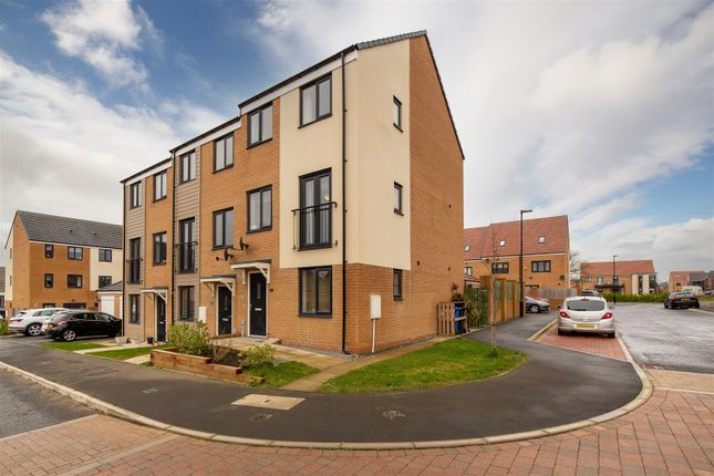 3 Bed End Terrace House For Sale In Elmwood Park Gardens Great Park