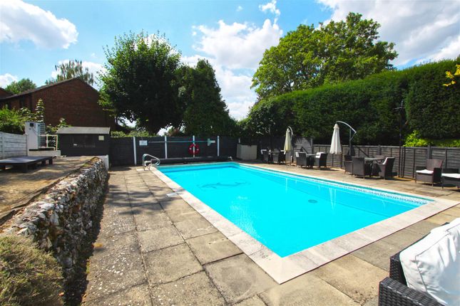 The Spinney, Hertford SG13, 1 bedroom flat for sale - 67877917 ...