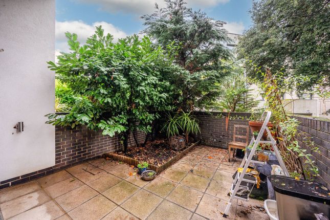 Clarence Lane, Roehampton, London SW15, 1 bedroom flat for sale ...