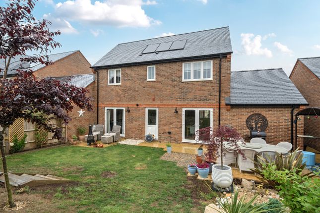 Bellflower Drive, Bishops Waltham, Southampton, Hampshire SO32, 4 ...