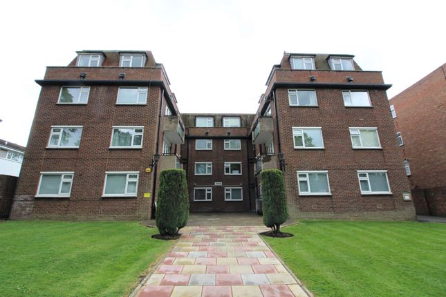 The Lanterns, Moss Hall Grove, Finchley N12, 3 bedroom flat to rent ...