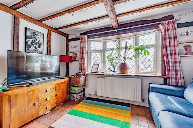 Balcombe Road, Horley RH6, 4 bedroom semi-detached house for sale ...