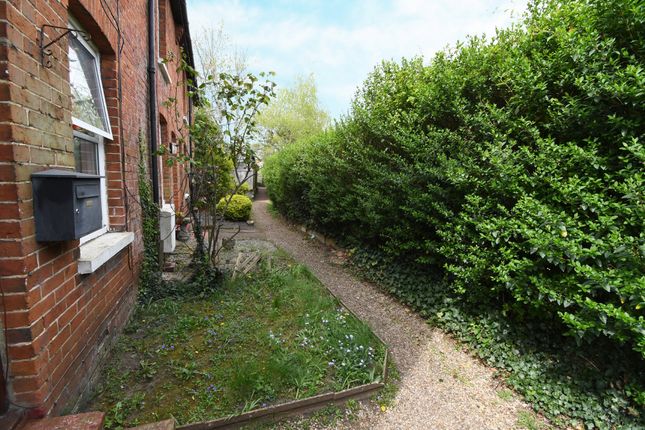 Farncombe Street, Godalming GU7, 3 bedroom end terrace house for sale ...