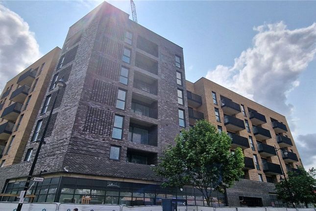 Manford Way, Chigwell IG7, 3 bedroom flat for sale - 65085587 ...