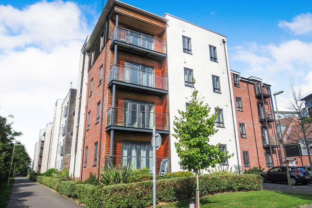 Sinclair Drive, Basingstoke RG21, 2 bedroom flat for sale - 48948904 ...