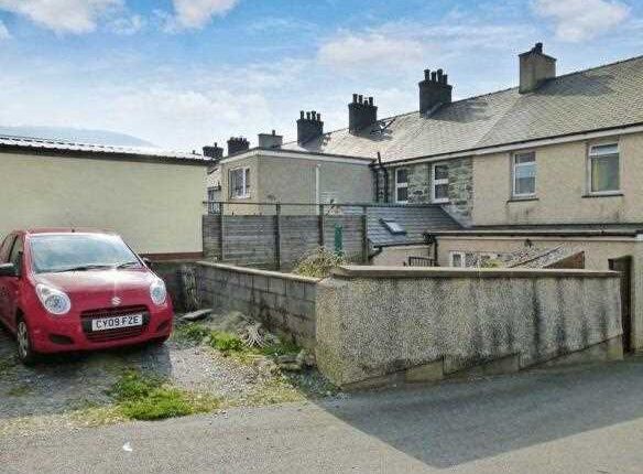 Caradog Place, Deiniolen, Caernarfon LL55, 2 bedroom end terrace house ...