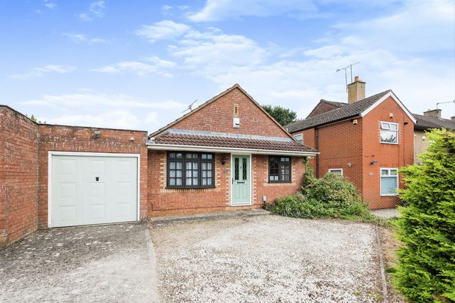 Derwent Drive, Swindon SN2, 2 bedroom detached bungalow for sale ...