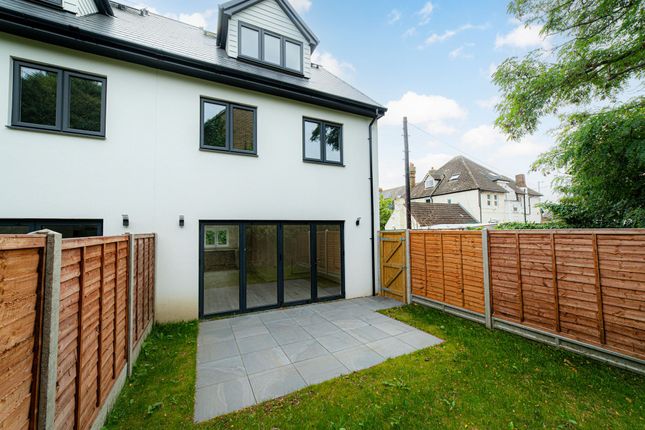 London Road, Sittingbourne ME10, 4 bedroom semi-detached house for sale ...