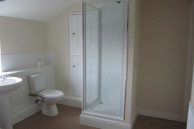 Swan Bank, Congleton CW12, 2 bedroom flat to rent - 45971890 ...