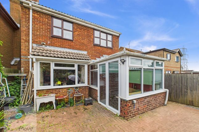 Burrows Lane, Middle Stoke, Rochester ME3, 3 bedroom detached house for ...