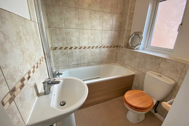 Farm Hill, Exeter EX4, 2 bedroom terraced house to rent - 66543130 ...