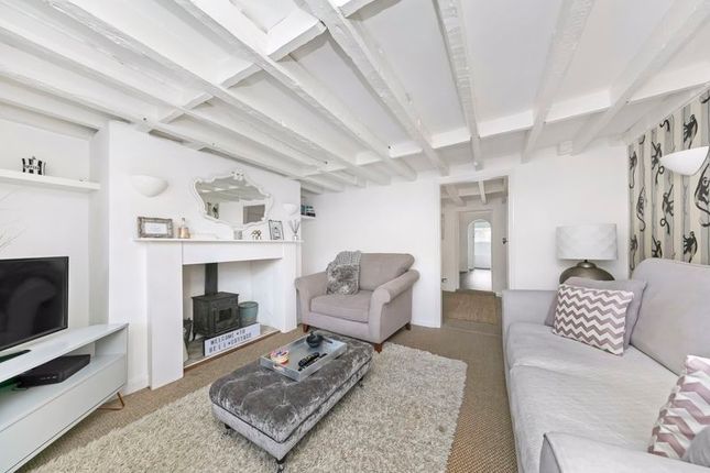 Bell Cottage, Bell Road, East Molesey KT8, 2 bedroom terraced house for ...